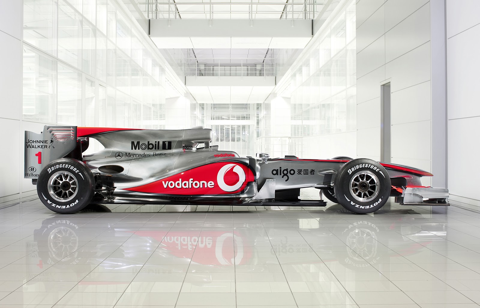 The Phan Spot: Unveil of F1 2010 Vodafone McLaren Mercedes (Mp4-25)