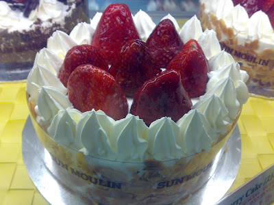 FOOD...LOVE...PASSION: Yummylicious Sun Moulin cakes