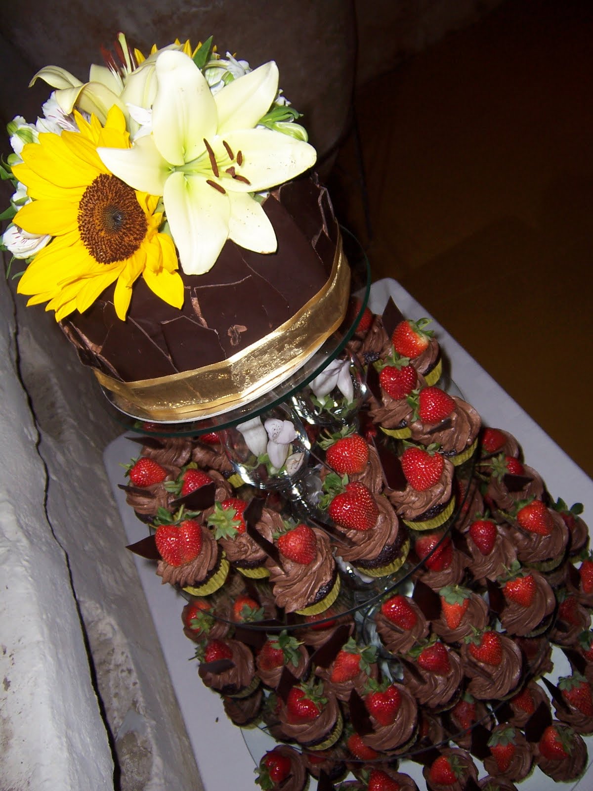 .: Glorious Cakes and Cupcakes