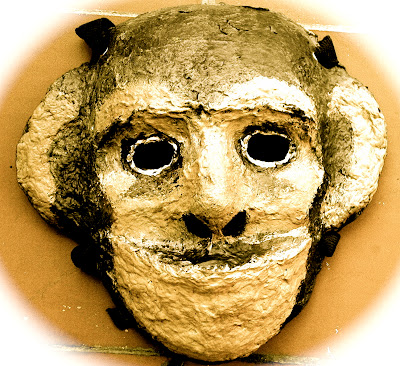 mural2: Máscaras para la película nominada a los Oscar "El Orfanato ...