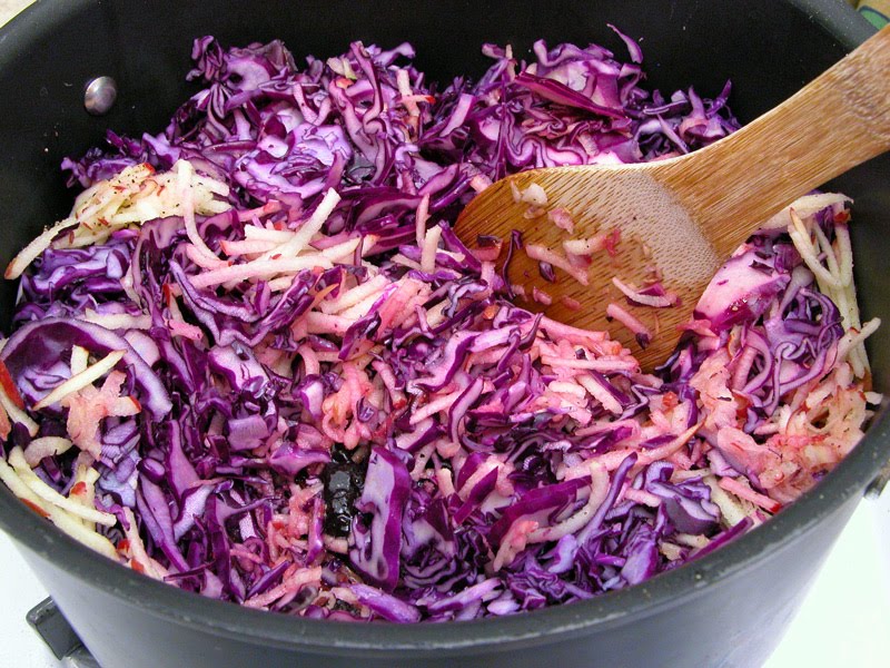 Cooking Weekends: Rotkohl, German Braised Red Cabbage