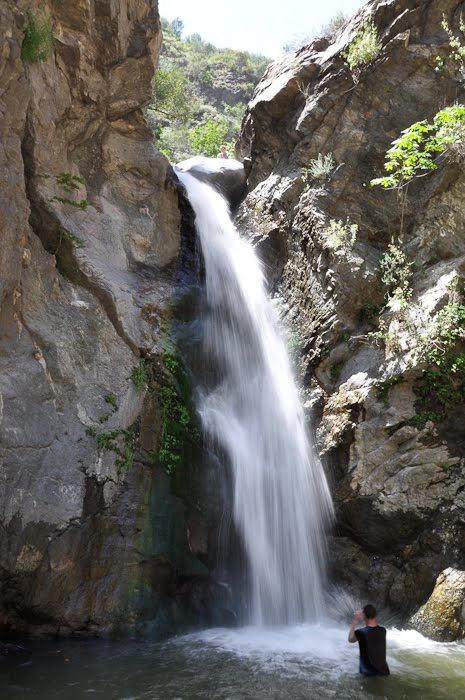 Daily Photo LA: LA Waterfall Attracts Weekend Walkers
