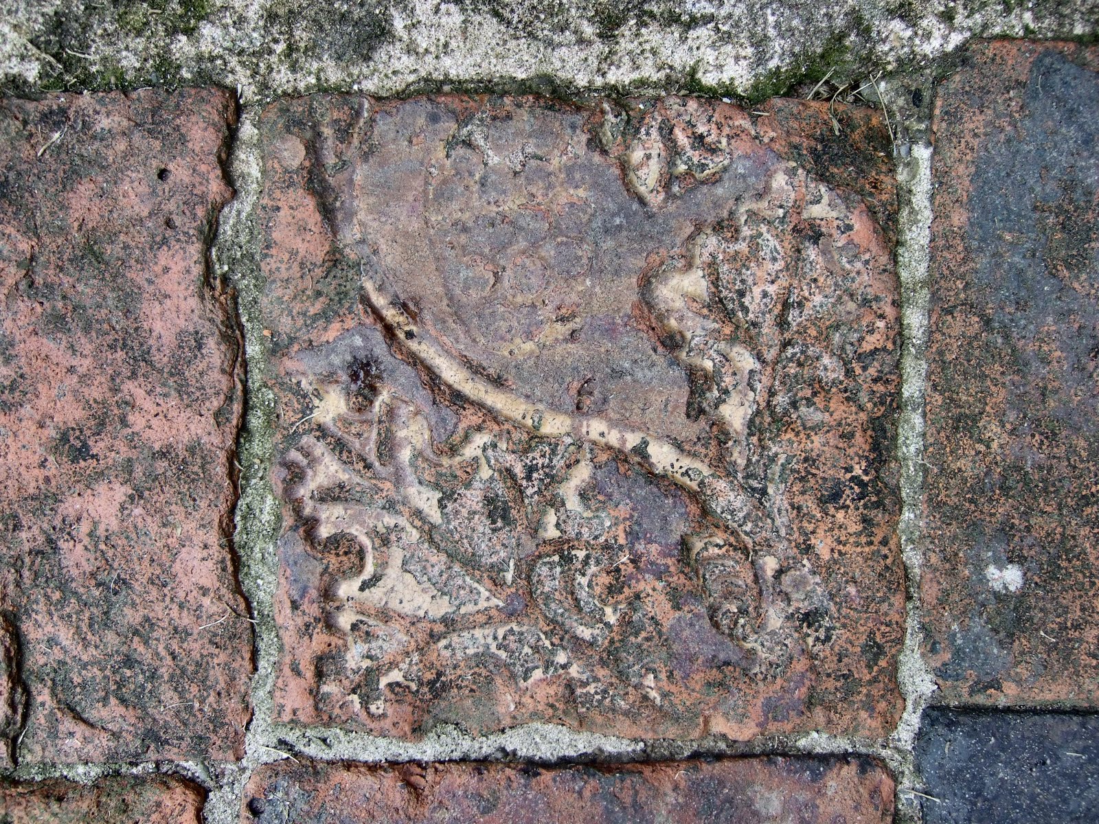 Emmelinesplace: Medieval patterns from tiles and stuff