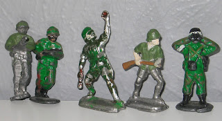 KINGS Toys and Collectibles.: Metal Army Men. - Vintage - Date Unknown.