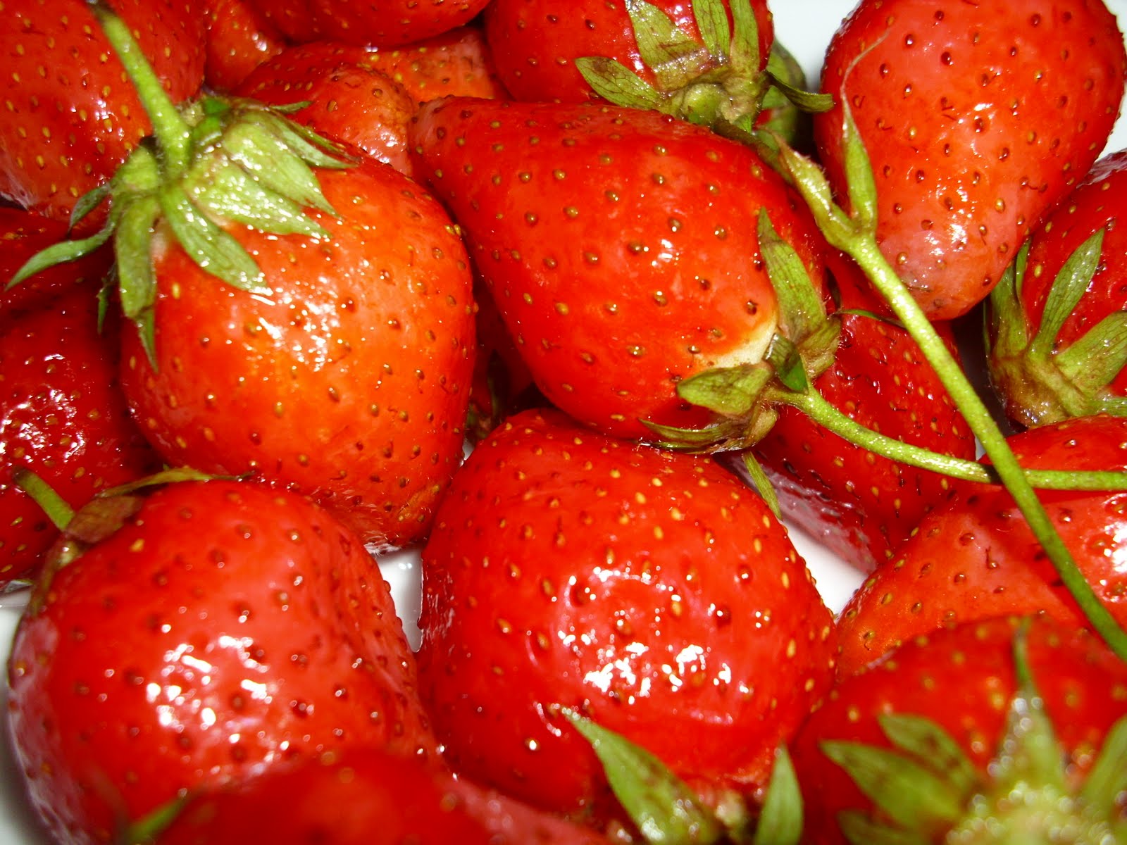 Tarta rapida cu capsuni | bloguniversal