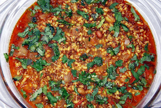 Harsha's Kitchenette: Matki chi Usal (Moth Bean Curry)