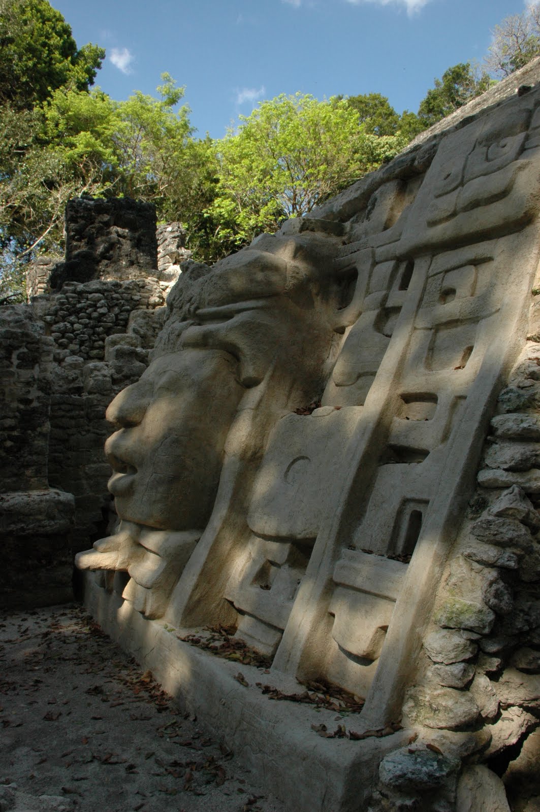 Desde Belice FROM BELIZE: Lamanai, ruinas mayas en el río Nuevo