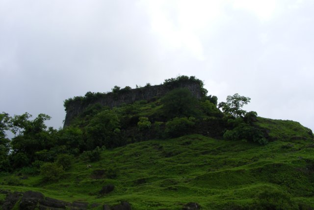 महाराष्ट्रातील किल्ले....: TaLagad