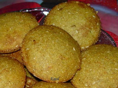 Kajal's.... - Recipes with Step by Step Pictures...: Vada
