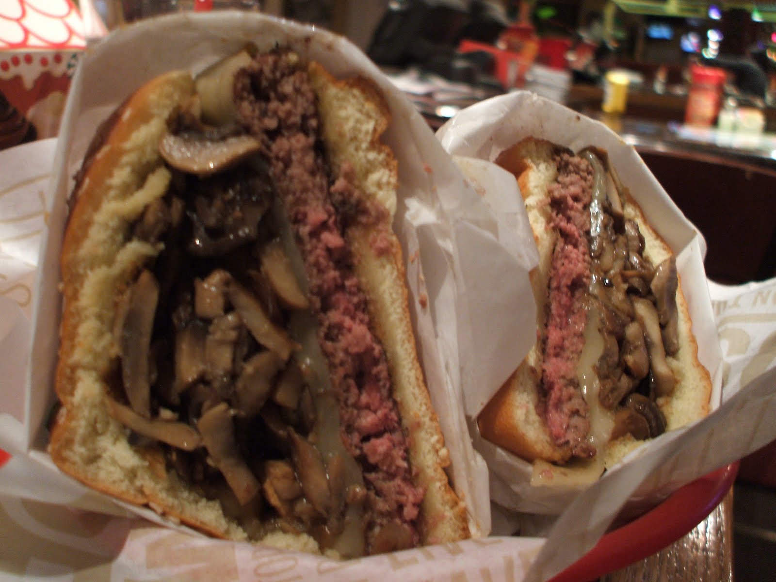 EAT. BLOG. LOVE.: RED ROBIN!!! yummm!