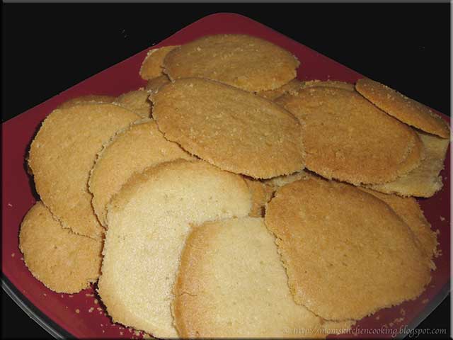 Mom's Cafe Home Cooking: Basic Refrigerator Cookies