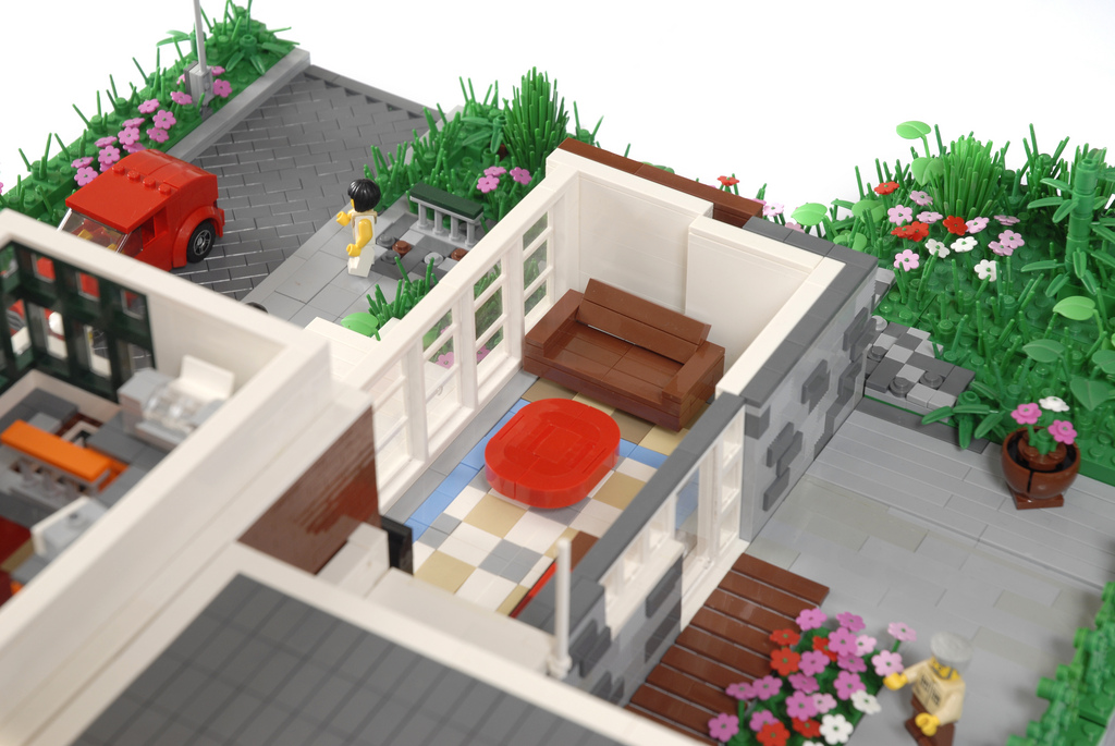 an extension to Grrr's mind...: A modernist Lego house