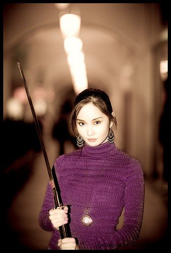 Cosplayer Alodia Gosiengfiao with Samurai Sword | queinsolito