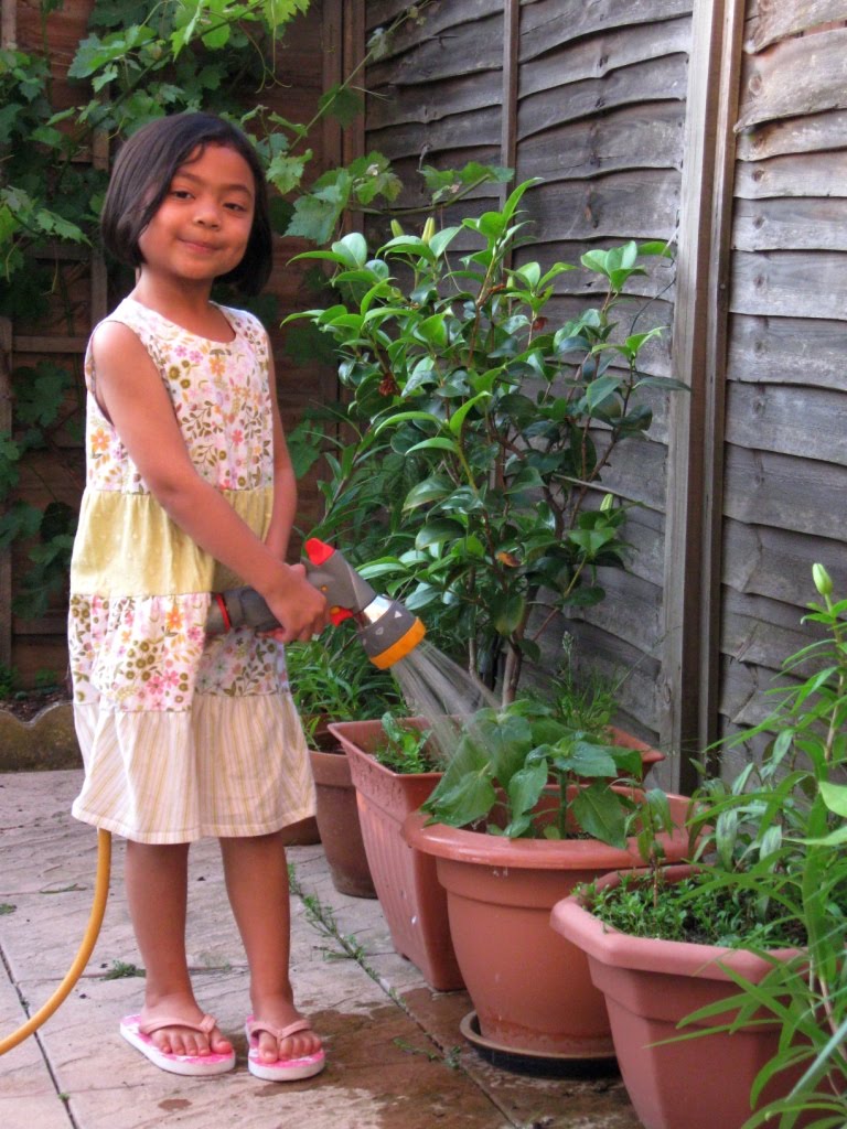 -: Berbudi Pada Tanah.