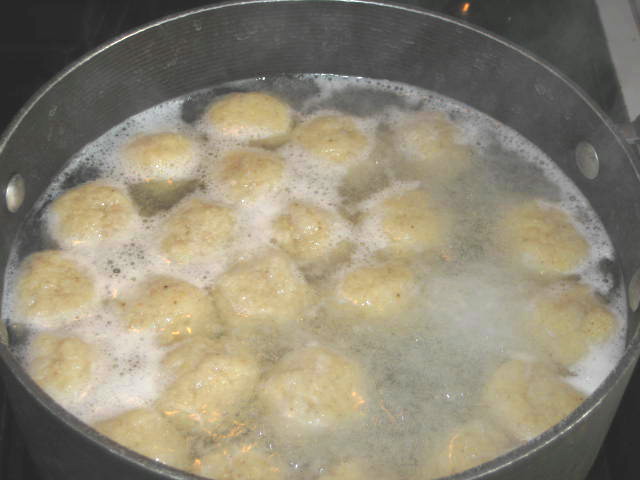 My Food, Garden, Golf etc.: Potato Dumplings - Chlupaté knedlíky (Czech)