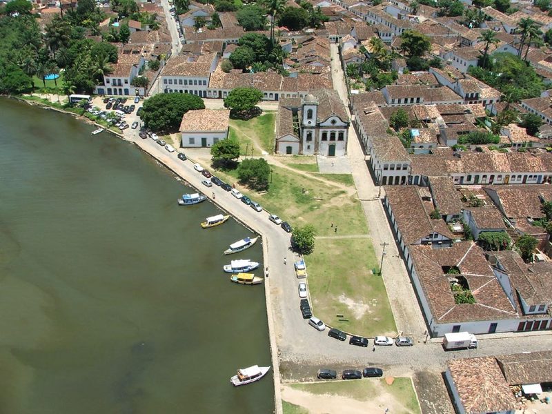 Guia de Viagens da Angel: Parati cidade de geografia privilegiada.