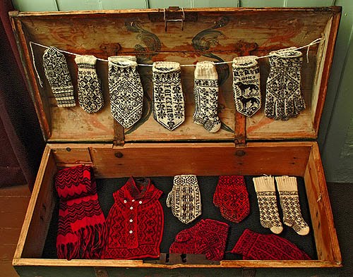 carly waito: selbu mittens