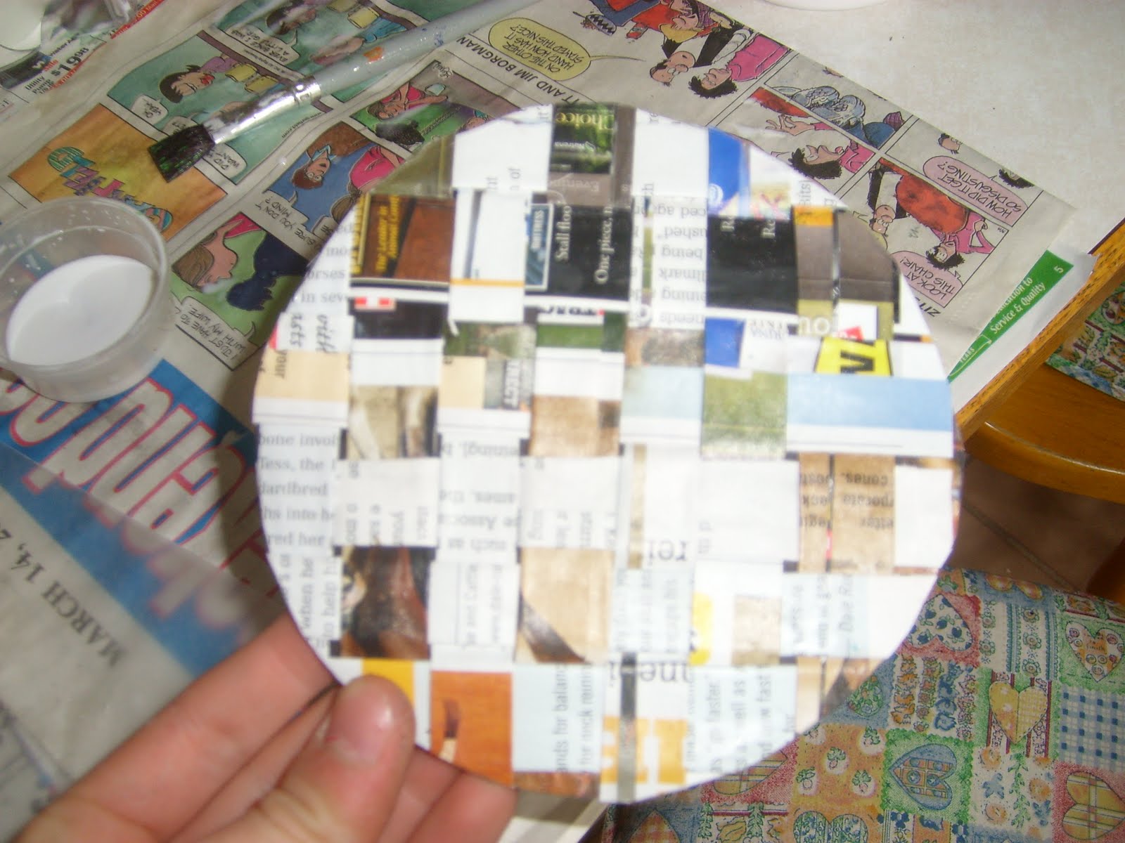 Art Beyond Crafts: Recycled Magazine Baskets