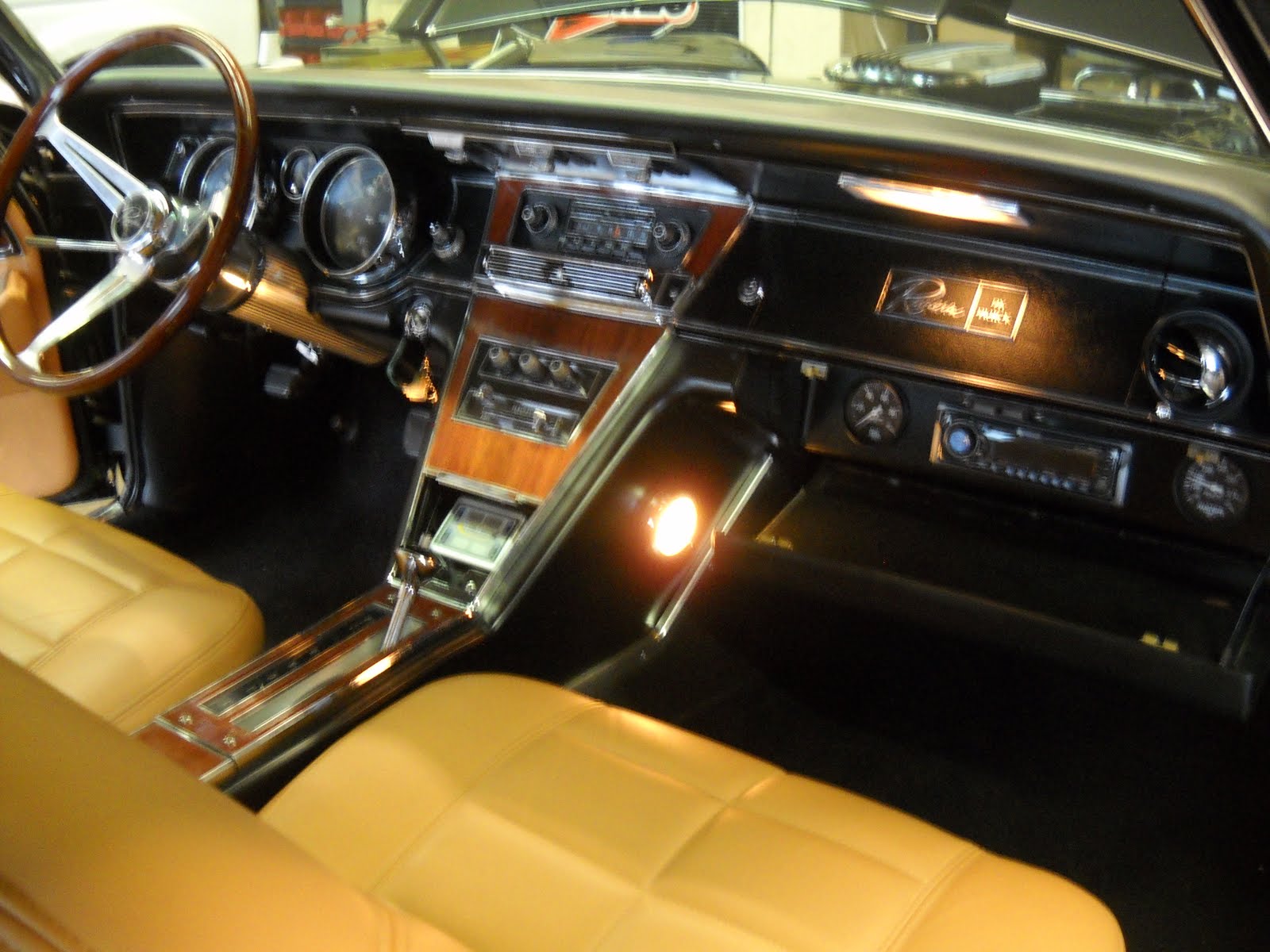 Traffic Jamz: 1965 Buick Riviera - Chopped Top