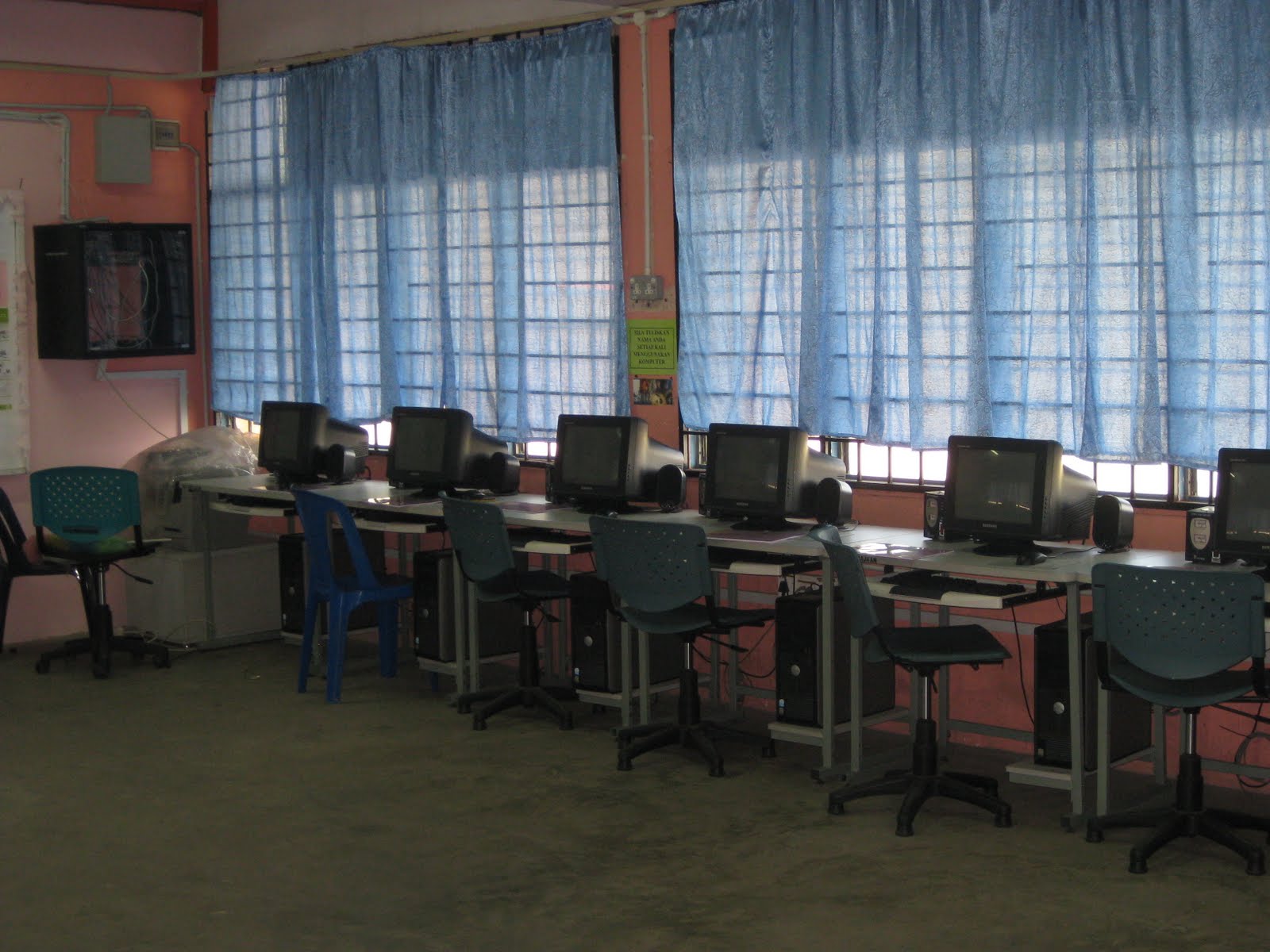 -Unit ICT Sekolah Kebangsaan Tengku Bariah-: March 2010