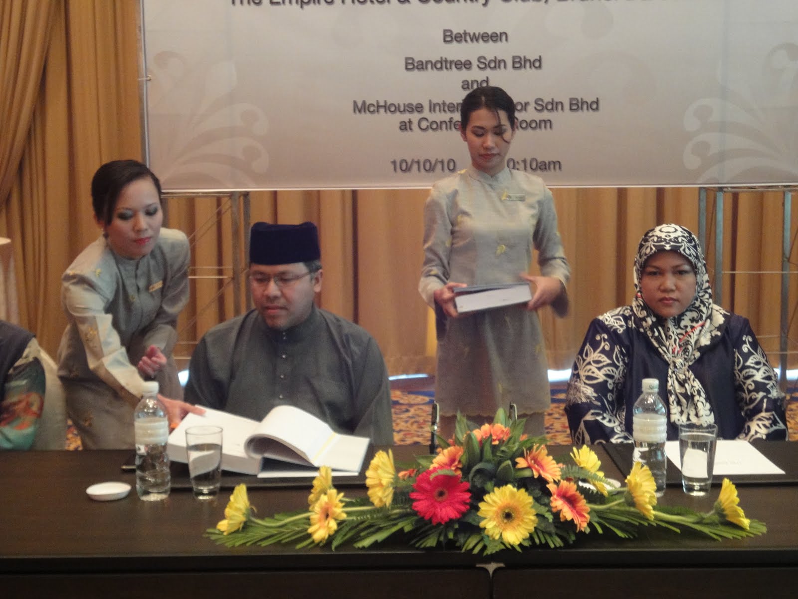 Sumantri: Signing Ceremony of Rooms Refurbishment The Empire Hotel and ...