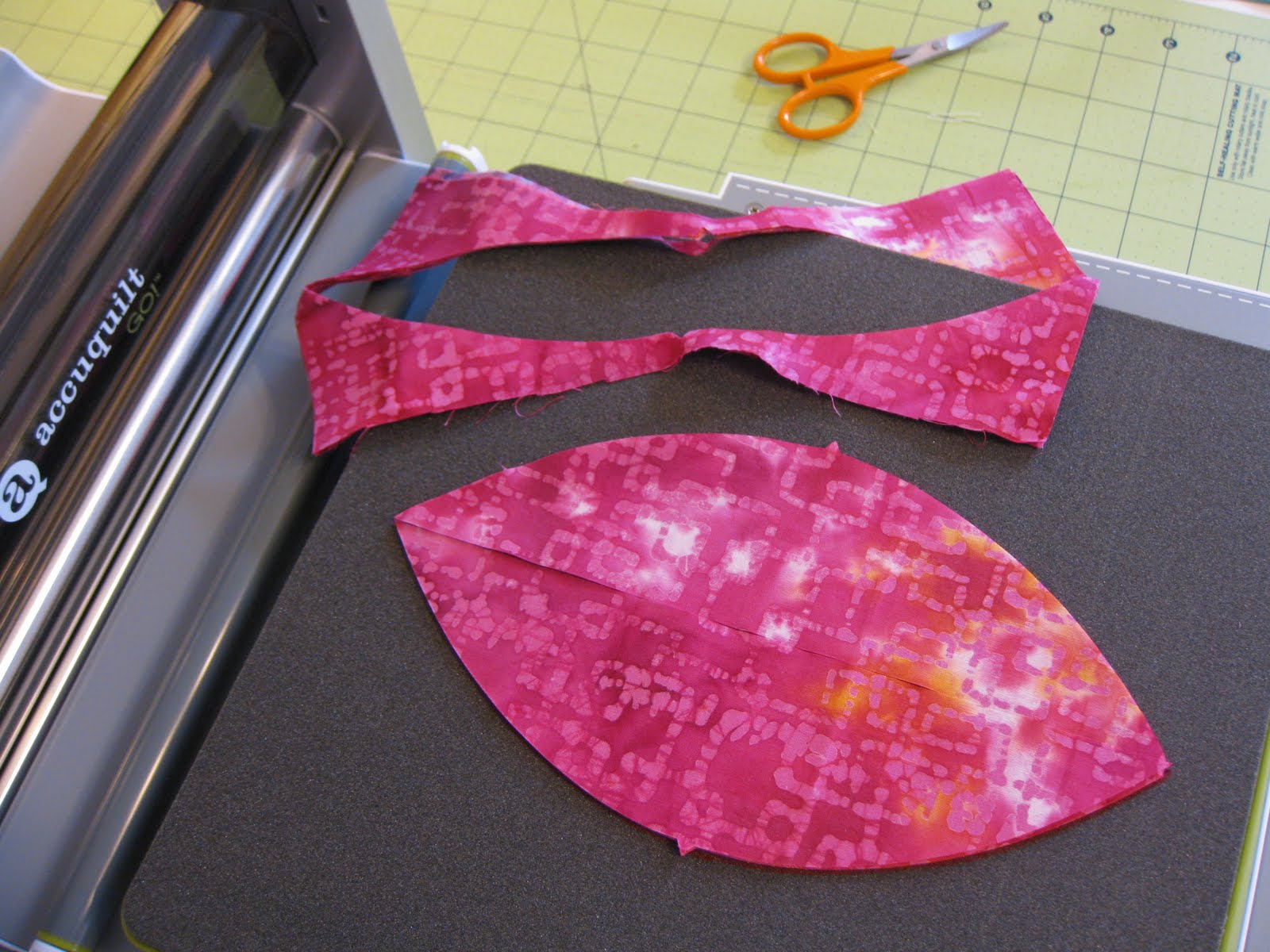 Millie's Quilting: AccuQuilt Go Cutter Tutorial
