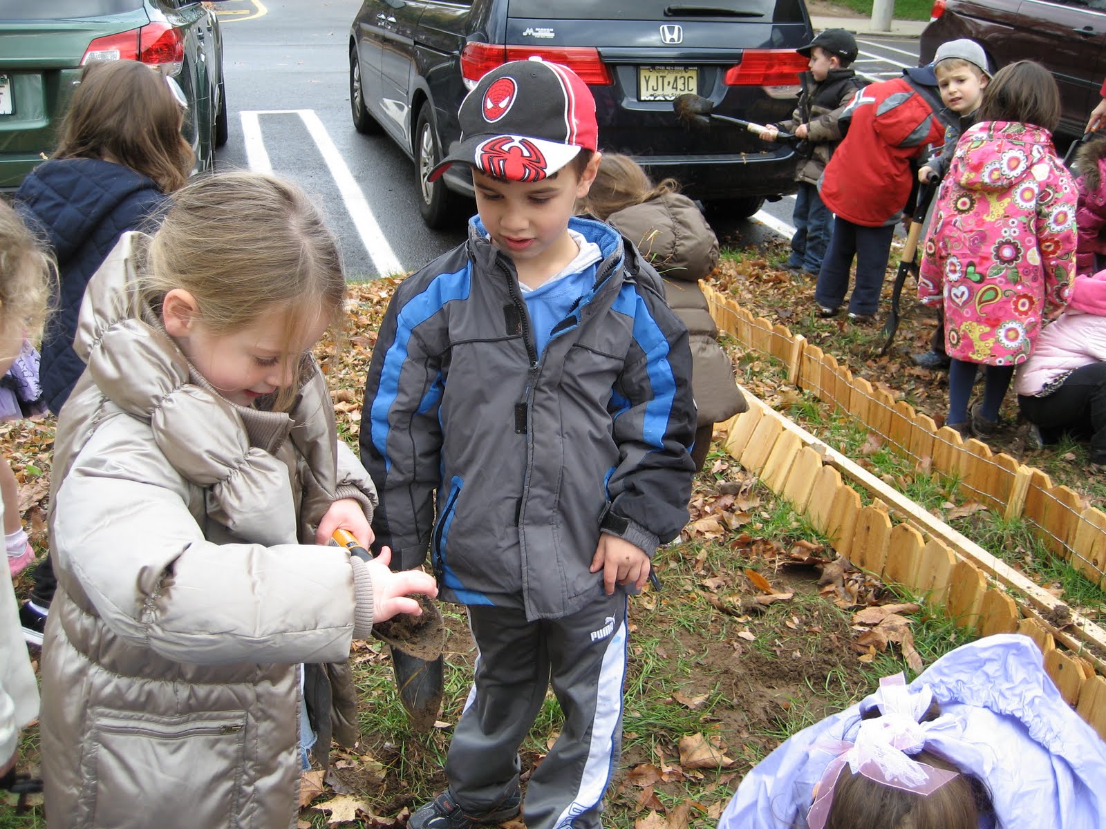Yavneh Academy Early Childhood Blog: Neighborhood Walk and Gardening