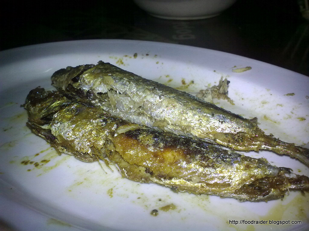 FRIED MACKAREL SCAD(PINIRITONG GALUNGGONG) ~ Food Raider