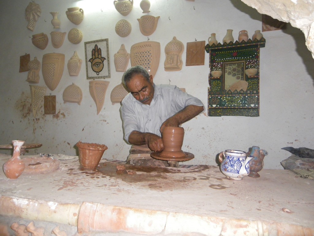 djerba web: Djerba web, la poterie Guellala