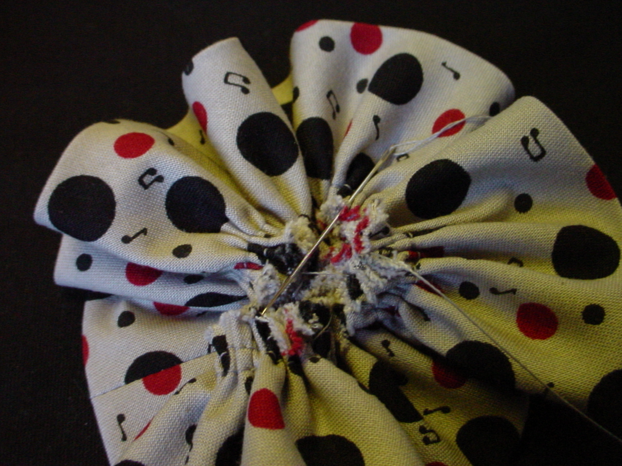 ozona: Easy Fabric Flower Tutorial