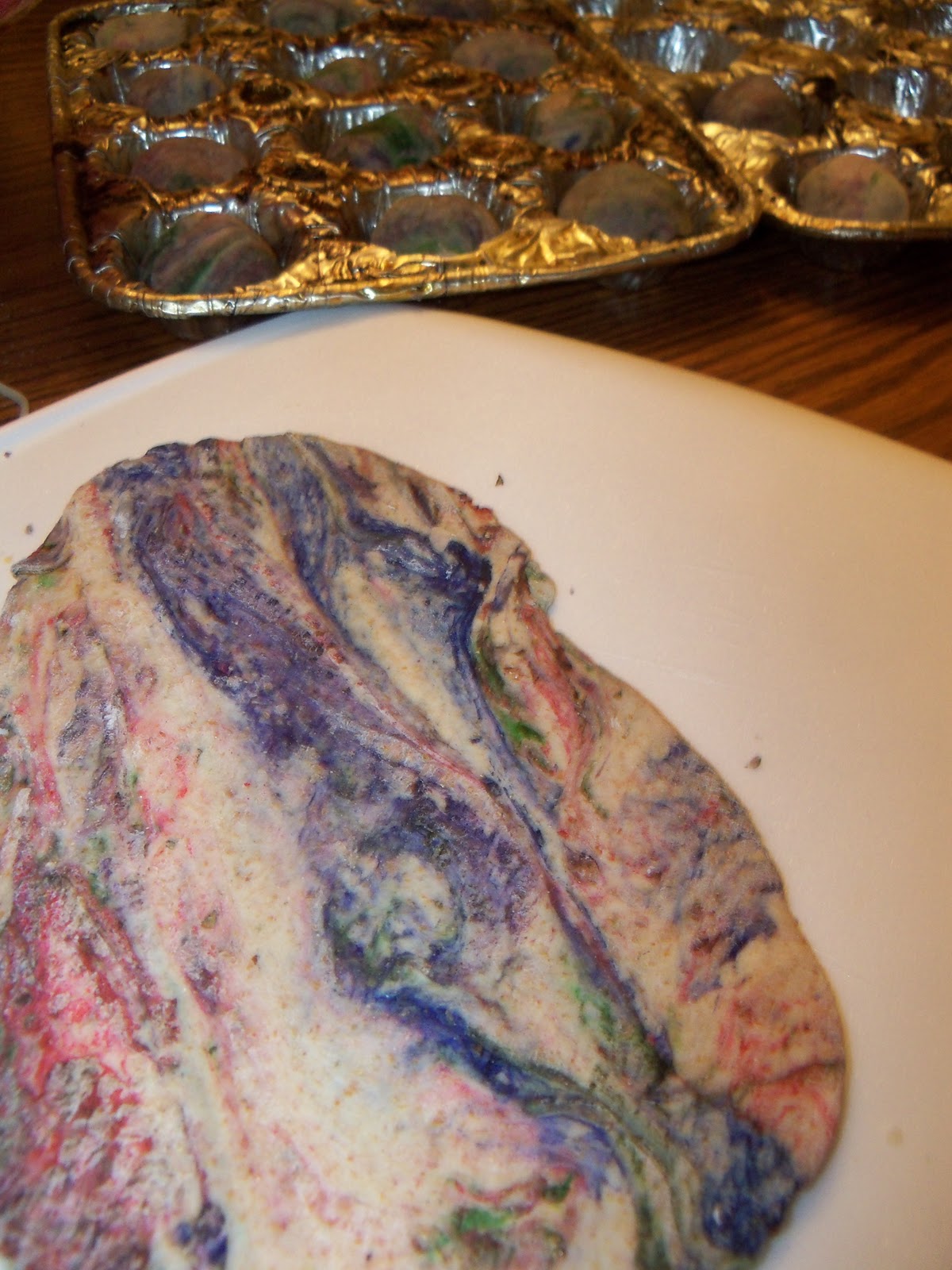 Lunches Fit For a Kid: Recipe: Tie Dyed Stuffed Pizza Bread