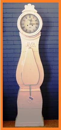 k a l a n i c u t: Charming Swedish Clocks