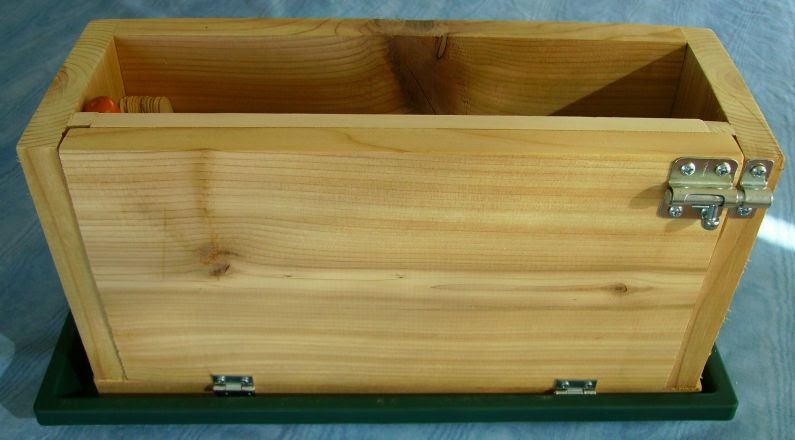 My Wisconsin Garden: Building a Root View Box