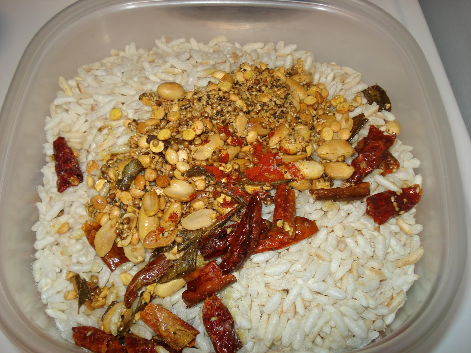 Swapna's Cook Book: Crunchy Puffed Rice or Crunchy Pyalalu