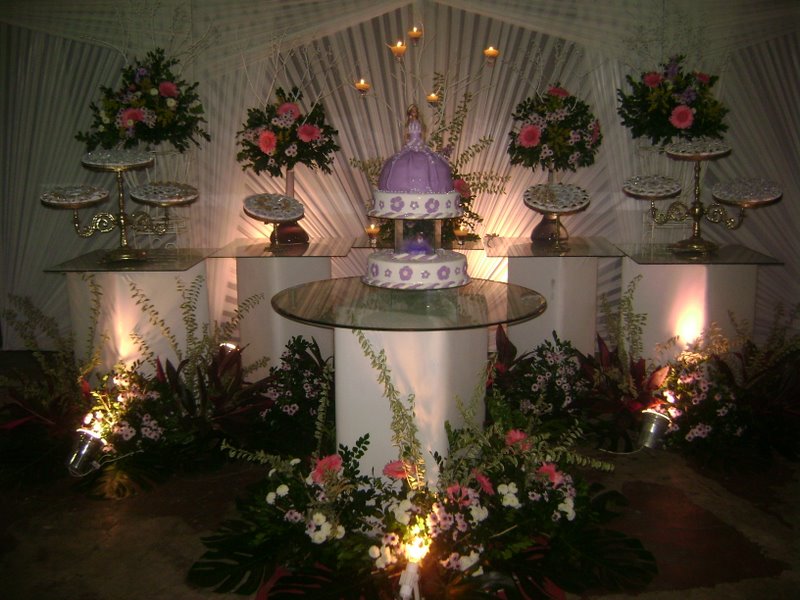 REGINA FESTAS BUFFET: REGINA FESTAS