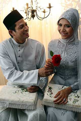 MYARTIS.COM | MYARTIS | MY | ARTIS: GAMBAR PERKAHWINAN AIDA ARIS