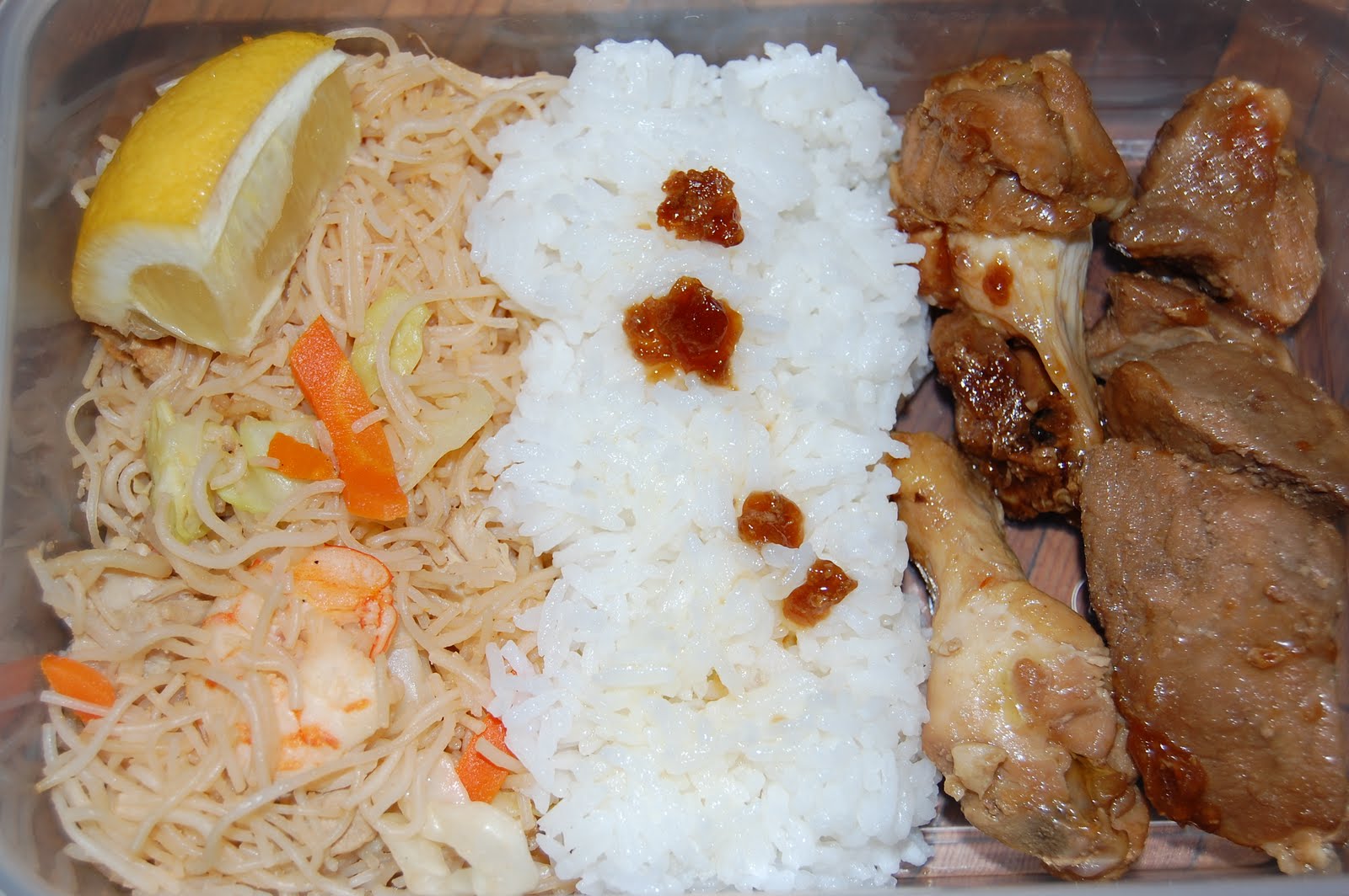 Bento Love: Bento #14 "Filipino Style" with Side Car