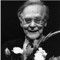 Flutras norsk blogg^^: Analyse av diktet ’’Landskap med Gravmaskiner’’