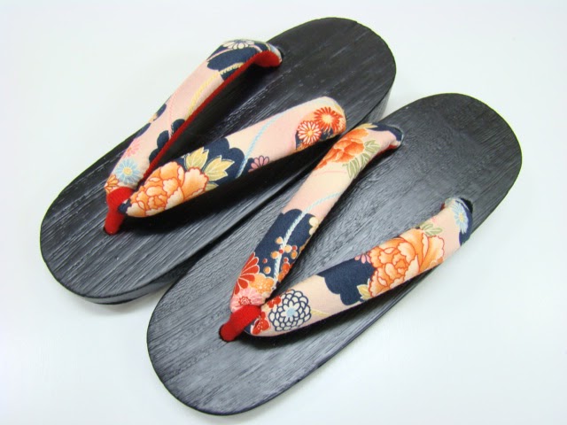 Shakunetsu no Kimono: Kimono shoes: Geta and Zori