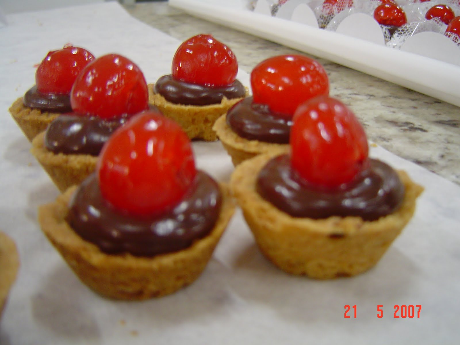 Daniela Lanzuolo: Doces Finos