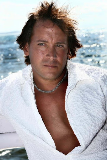 FaNs de ROy ROssellÖ: Roy en Menudo