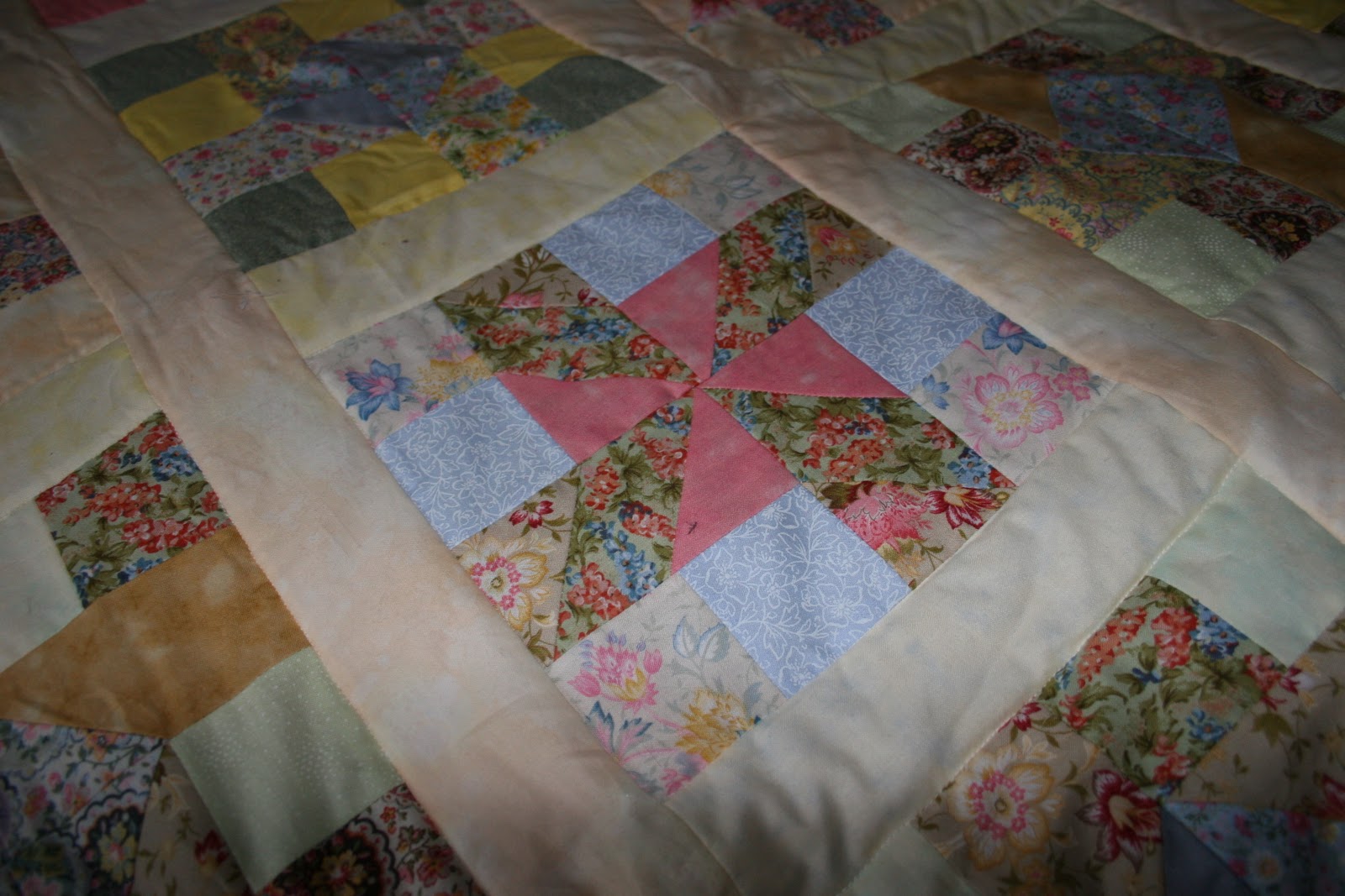 Lydia's Blog: Windmills Patchwork Quilt