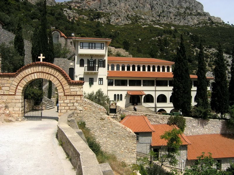 ΤΑΞΙΔΙΑ ΜΕ ΕΝΑΝ ΕΥΡΥΓΩΝΙΟ: ΠΕΖΟΠΟΡΙΑ ΣΤΟ ΡΕΜΑ ΤΗΣ ΓΙΑΝΝΟΥΛΑΣ