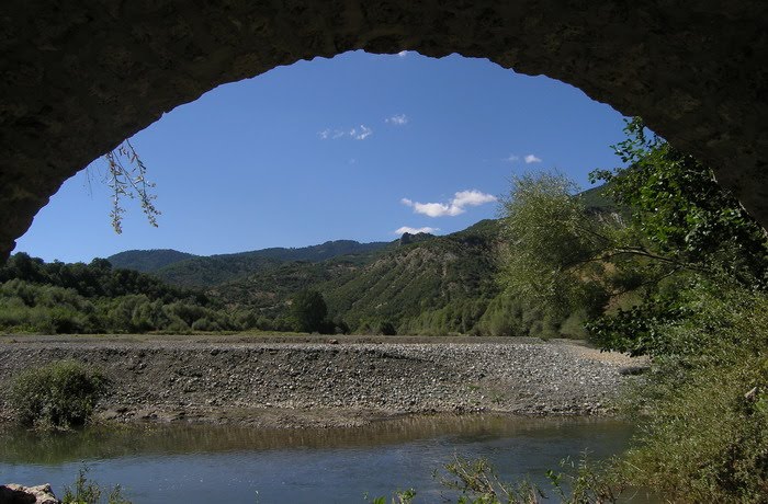 ΤΑΞΙΔΙΑ ΜΕ ΕΝΑΝ ΕΥΡΥΓΩΝΙΟ: ΓΡΕΒΕΝΑ