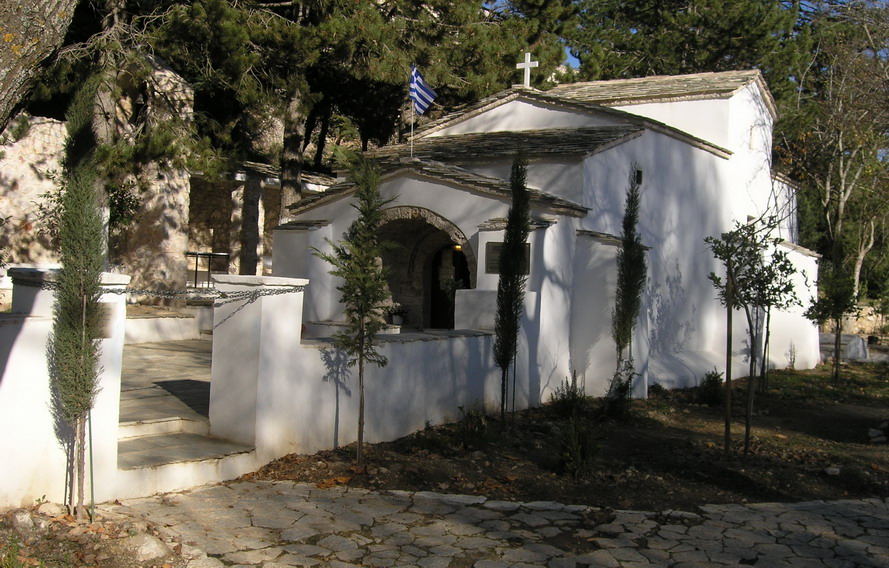 ΤΑΞΙΔΙΑ ΜΕ ΕΝΑΝ ΕΥΡΥΓΩΝΙΟ: ΠΑΡΝΗΘΑ: ΠΕΡΙΗΓΗΣΗ ΣΤΙΣ ΑΣΦΑΛΤΙΝΕΣ ΔΙΑΔΡΟΜΕΣ