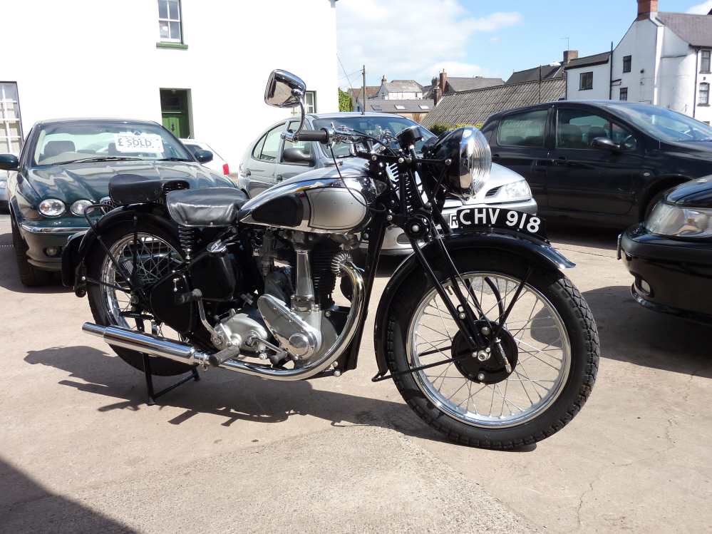 BikeTech7: Beautiful restoration - BSA M33