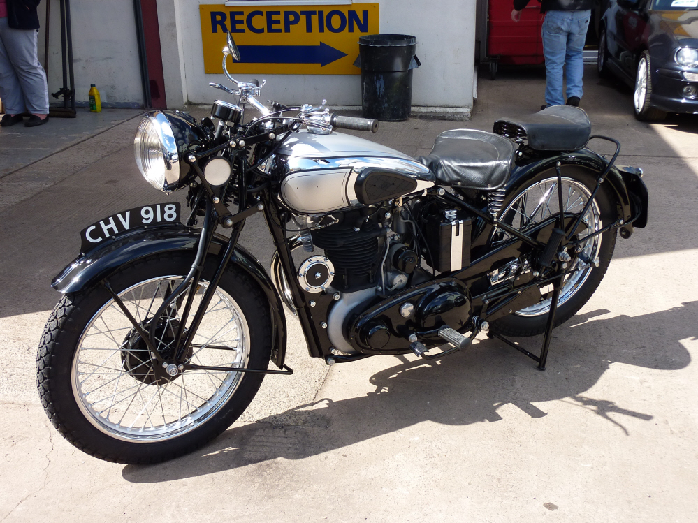 BikeTech7: Beautiful restoration - BSA M33