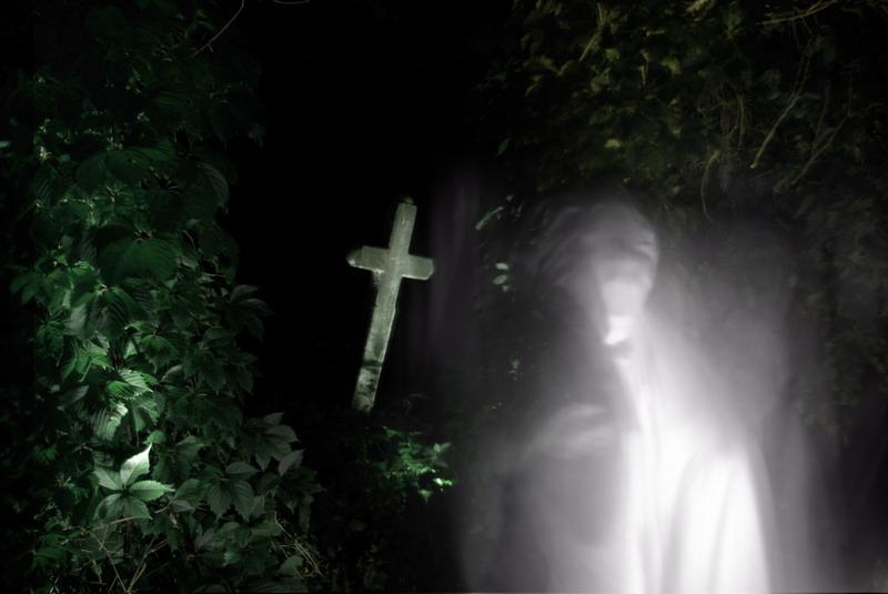 Real Cool Pics: Ghosts at the cemetery