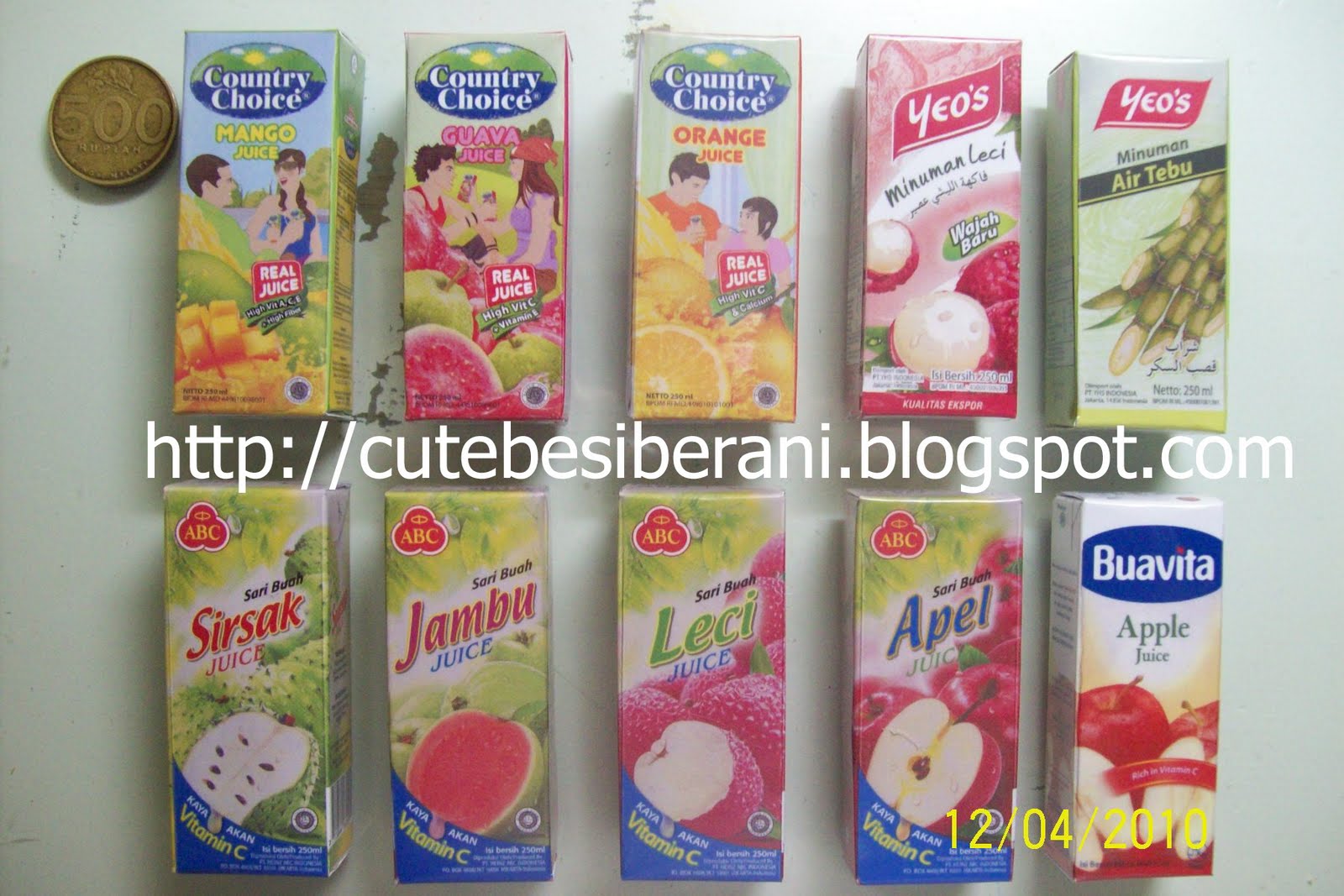 Miniature magnet decoration