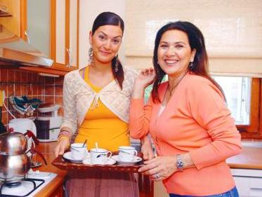 Χιλιες και μια Νυχτες Greek Blog: Bergüzar Korel